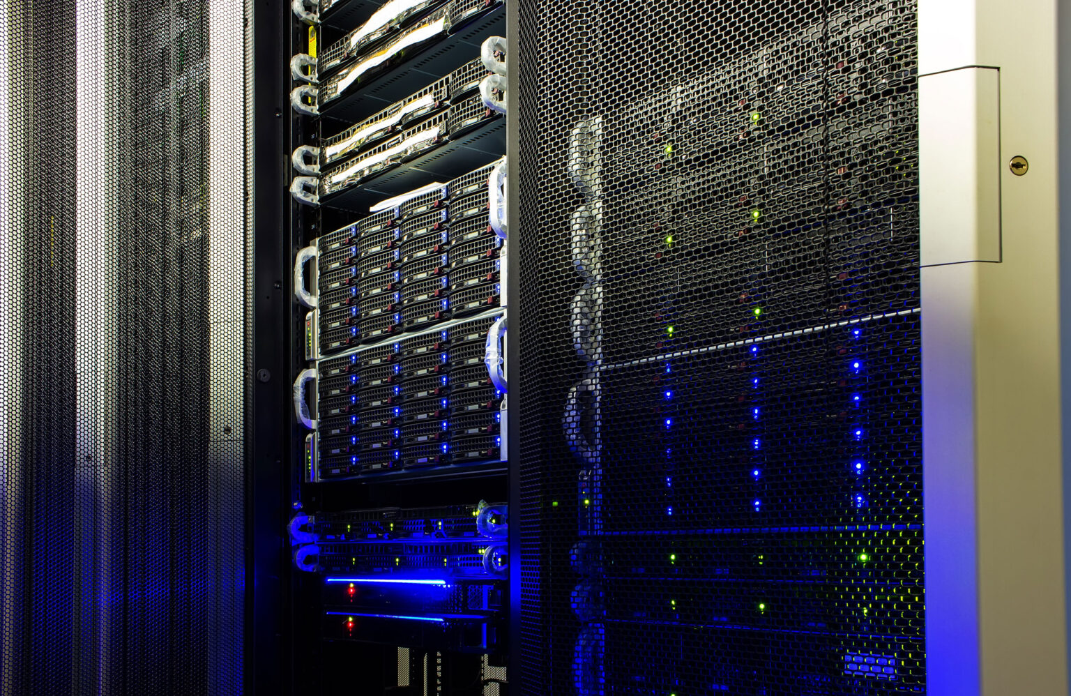 Choosing the Right Drives for NetApp DS4246: Balancing Performance and ...