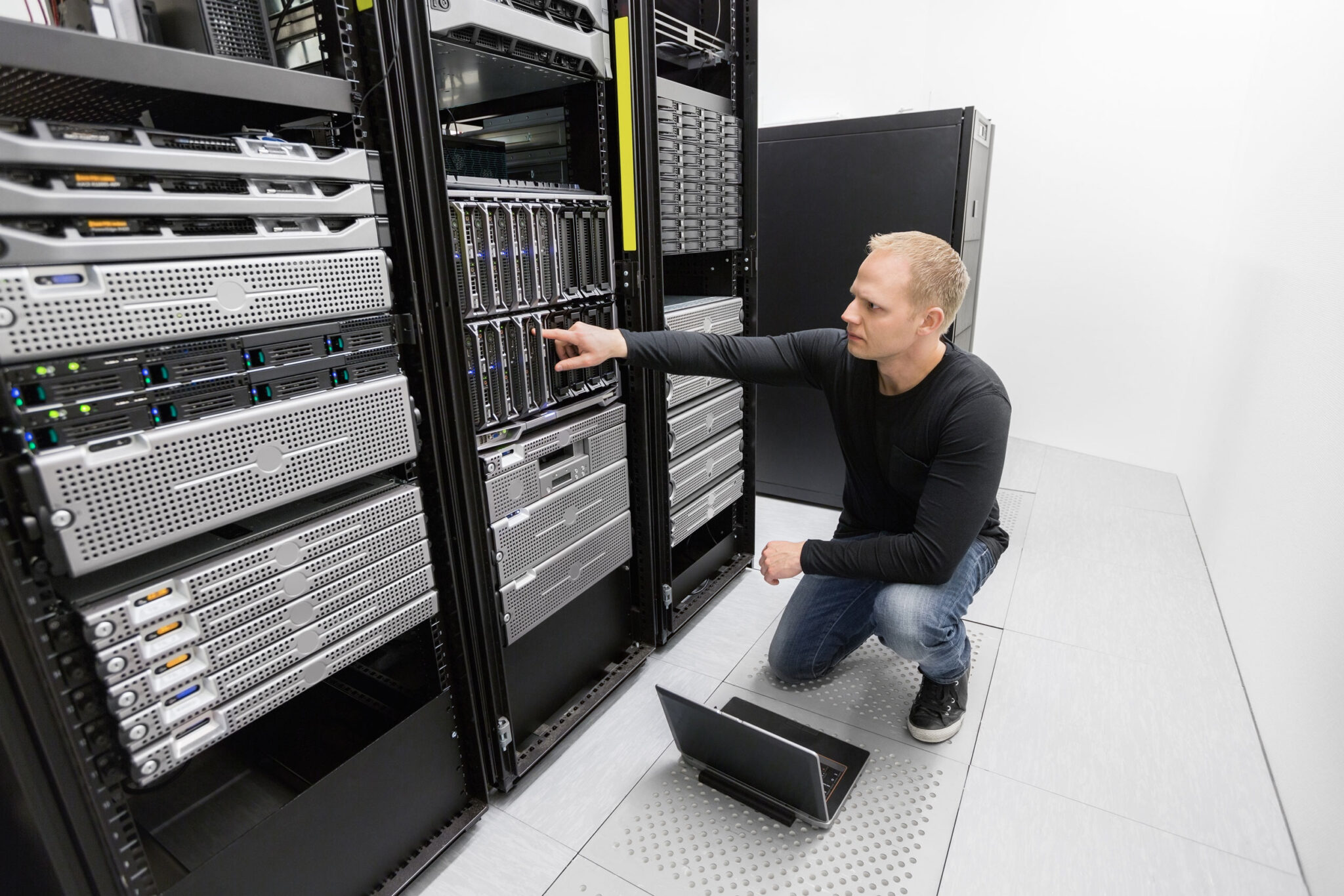 Rack Servers vs Blade Servers: Which One to Choose? - Pre Rack IT